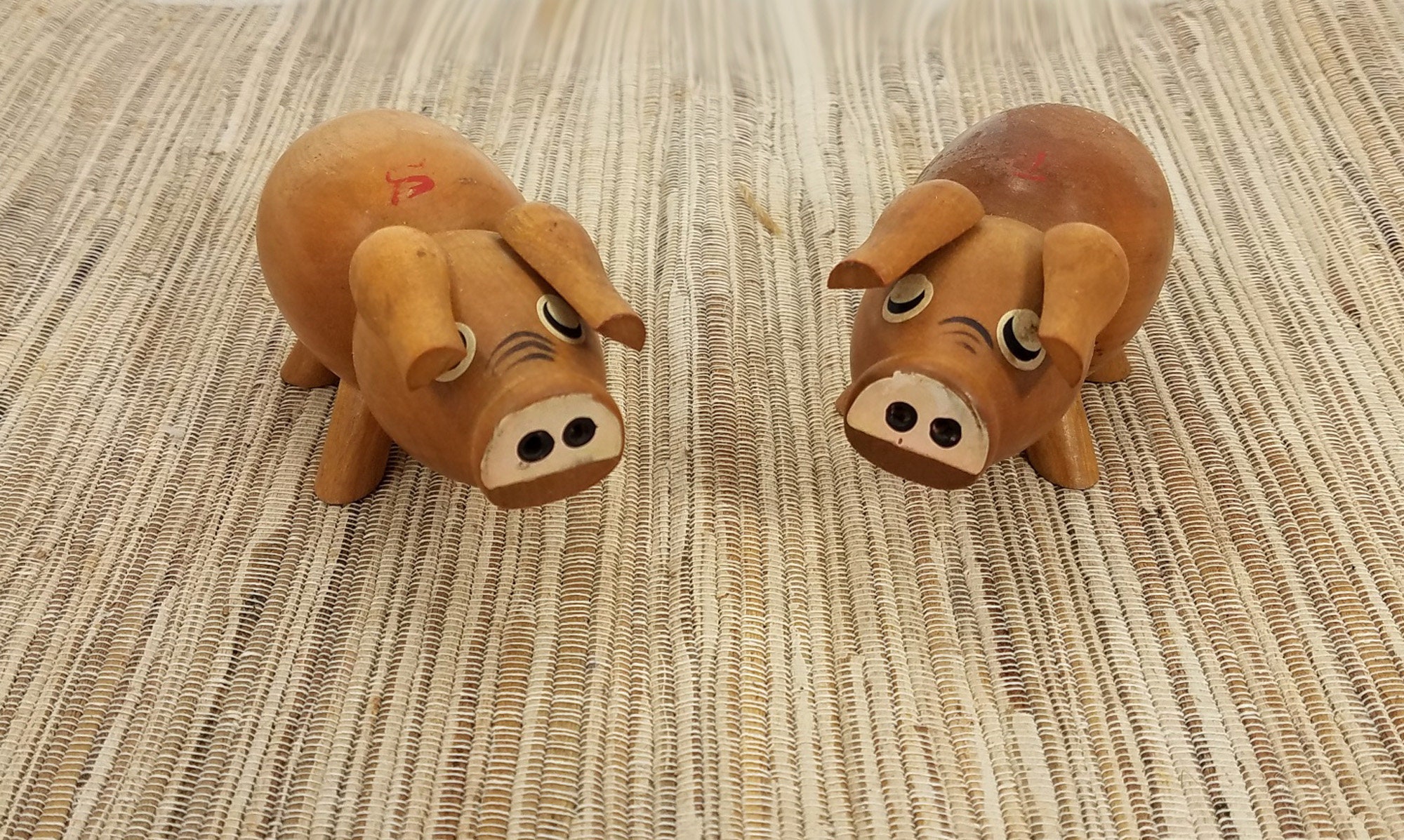 60s Kitchen Kitsch Wood Pig Salt and Pepper Shakers Hostess Gift Dining ...