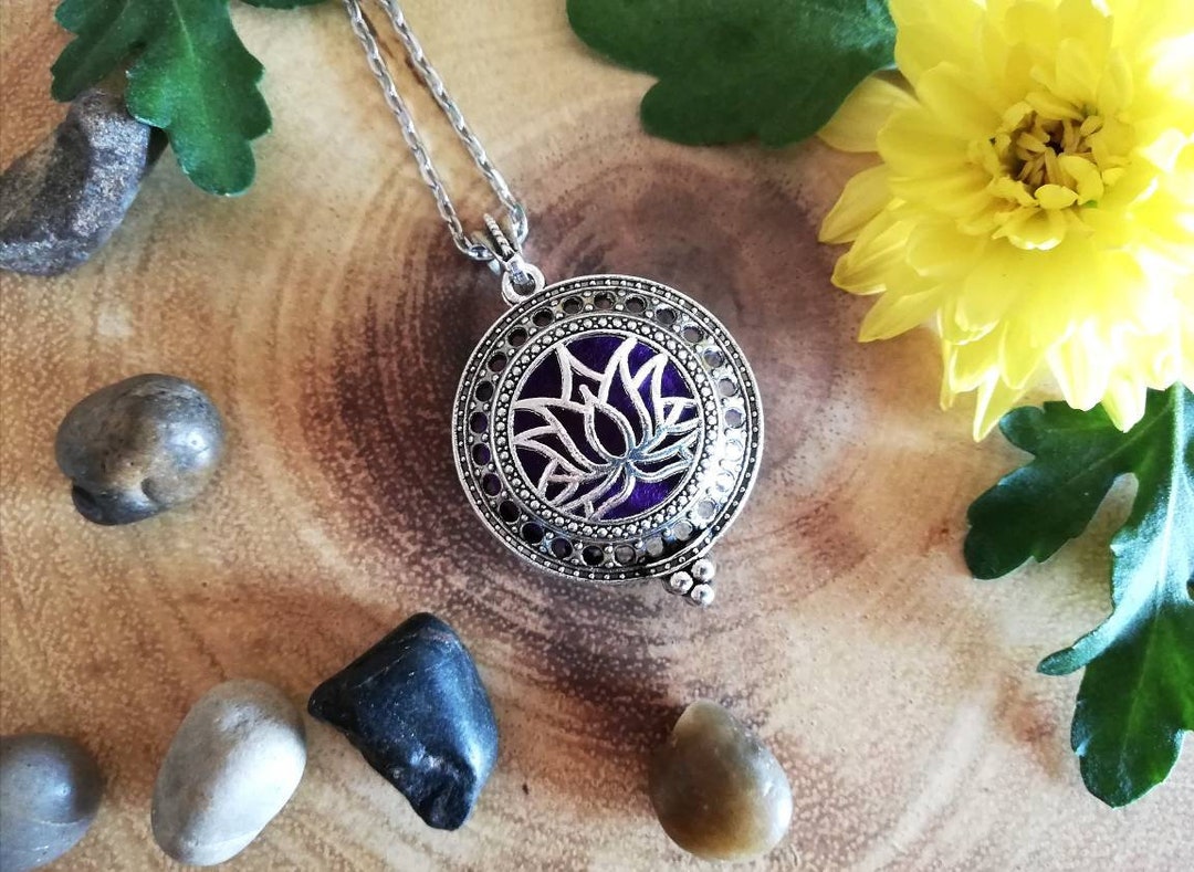 Lotus Essential Oil Diffuser Aromatherapy Necklace Metal Locket & 10 X ...