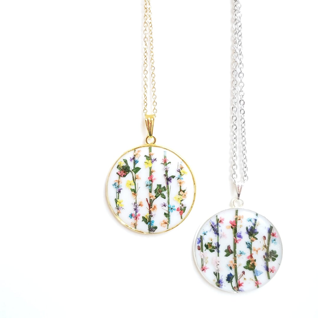 Flower Bouquet Pendant Necklace / Round Base Flower Pendant / Resin ...