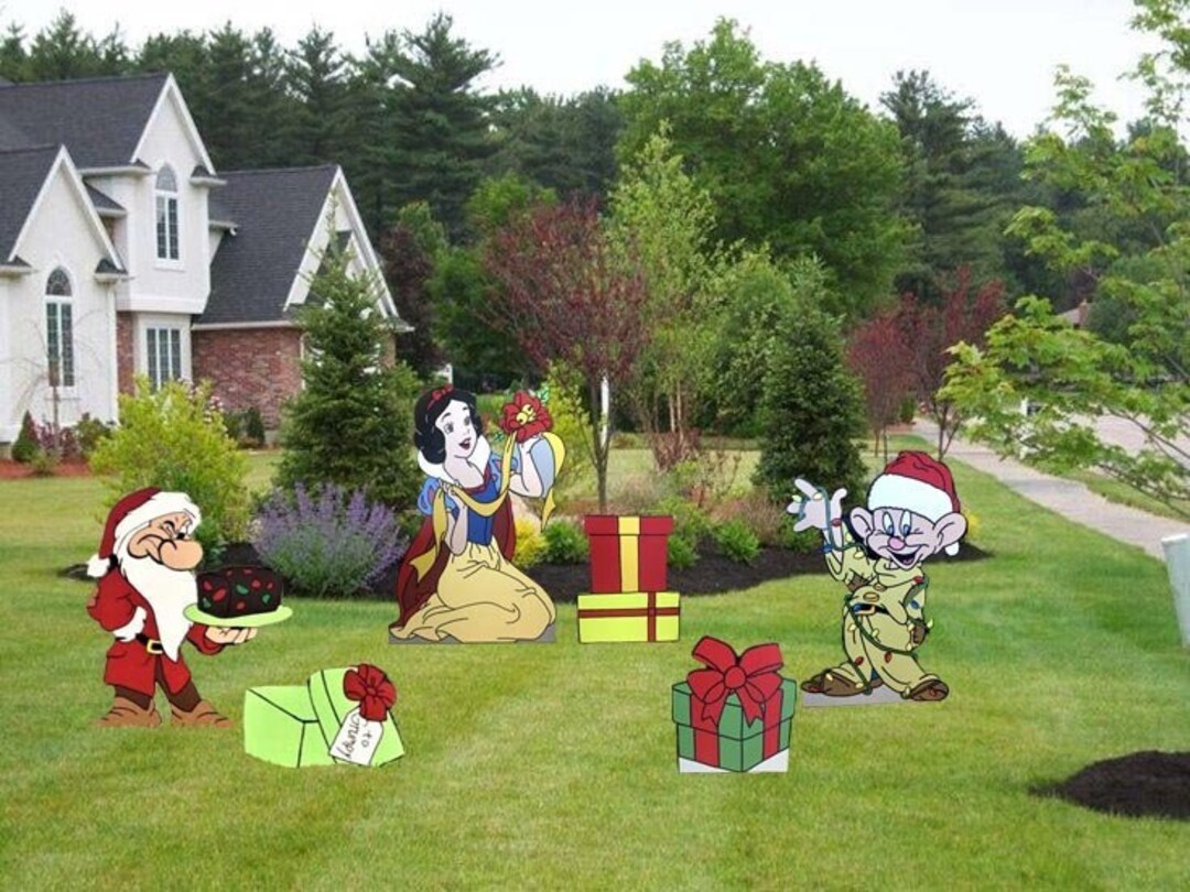 Hand Painted Disney Snow White (6 Pc Set) Yard Art/disney Yard Art ...