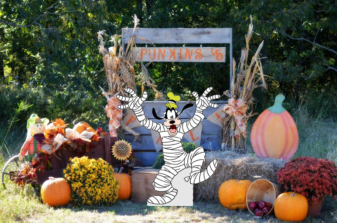 Hand Painted Disney Goofy Mummy Halloween Yard Art/ Halloween Yard Art ...