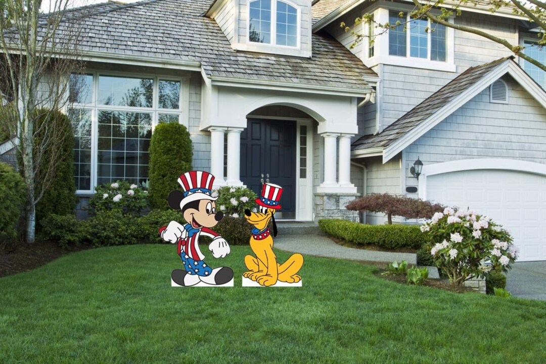 Hand Painted Disney Mickey and Pluto 4th of July Yard Art/disney Yard ...