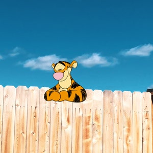 Hand Painted Disney Winnie the Pooh Tigger Fence Peeker/ Disney Fence ...