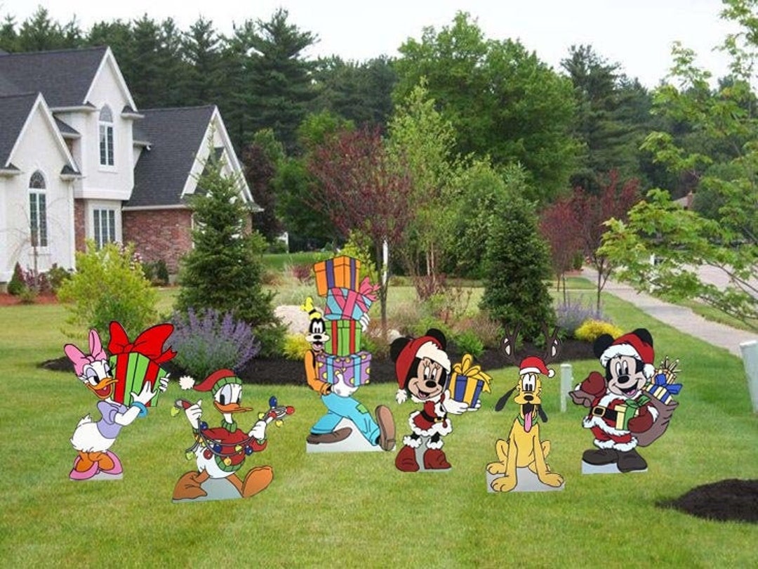 Hand Painted Disney CHRISTMAS Yard Art Set/disney Yard Art/ Disney Yard ...