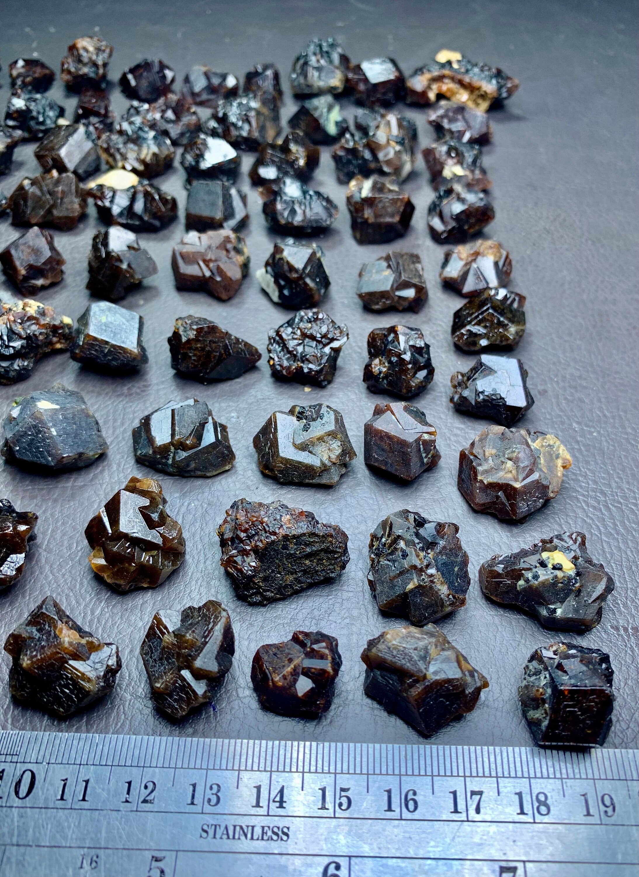 Andradite Garnets 100 Pcs Clusters Lot ,garnets Specimen,rare Minerals ...