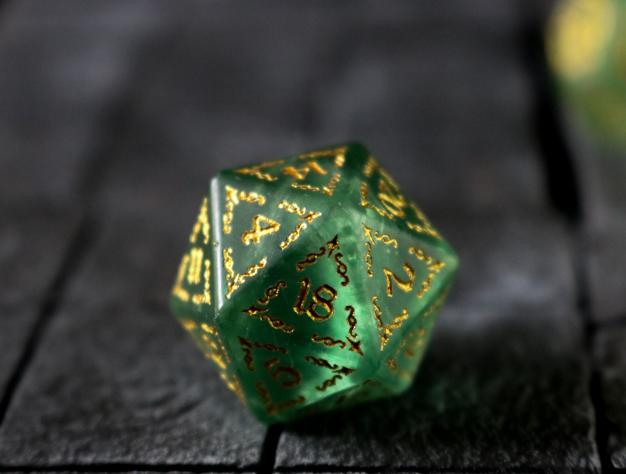 Vine Spike Green Fluorite Gemstone Dice chlorophane Hand - Etsy UK