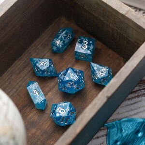 Christmas Blue Snowflake Handmade Resin DND Dice Set - Etsy