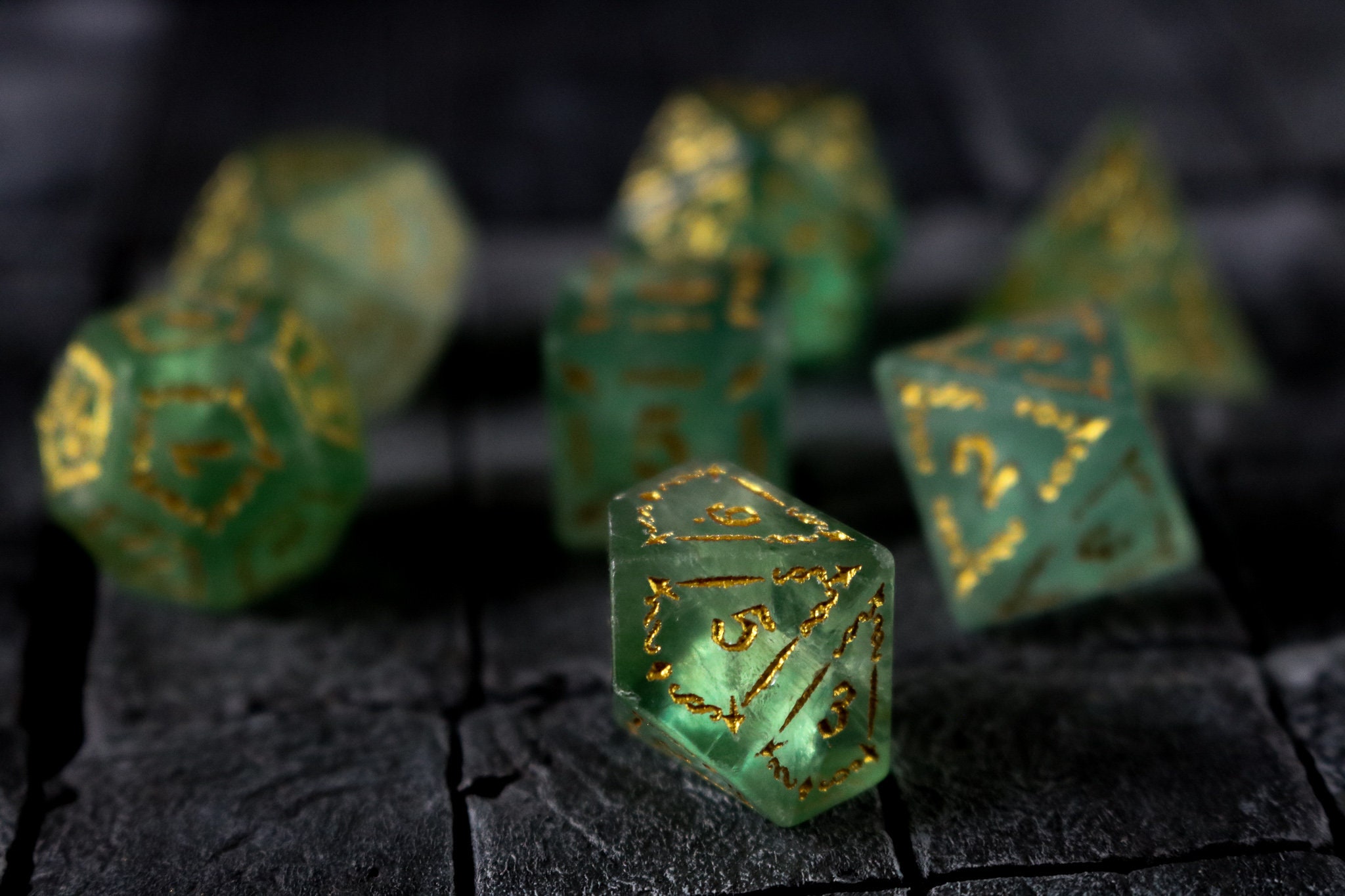 Vine Spike Green Fluorite Gemstone Dice chlorophane Hand - Etsy UK
