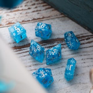 Christmas Blue Snowflake Handmade Resin DND Dice Set - Etsy