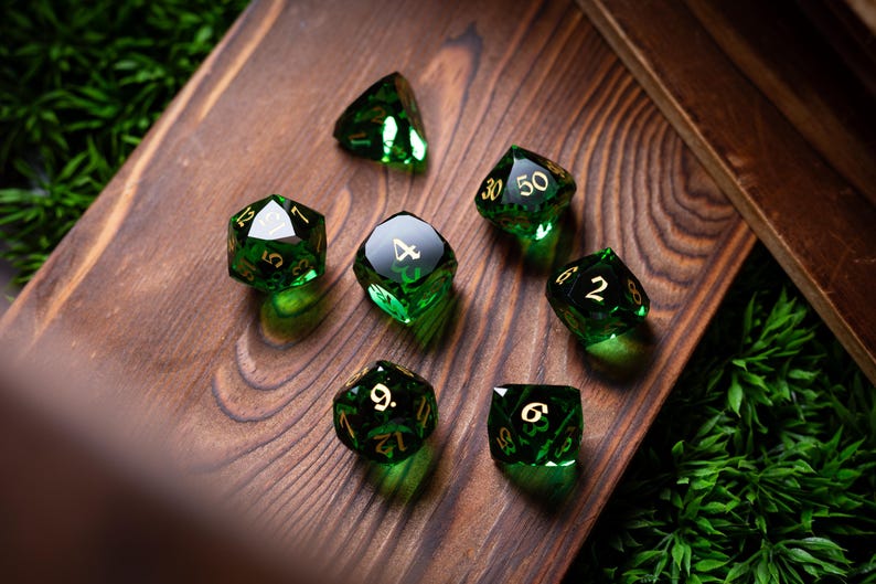 Dwarf Cut Green Gemstone Glass Premium DND Dice Set - Etsy