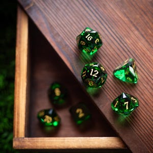 Dwarf Cut Green Gemstone Glass Premium DND Dice Set - Etsy