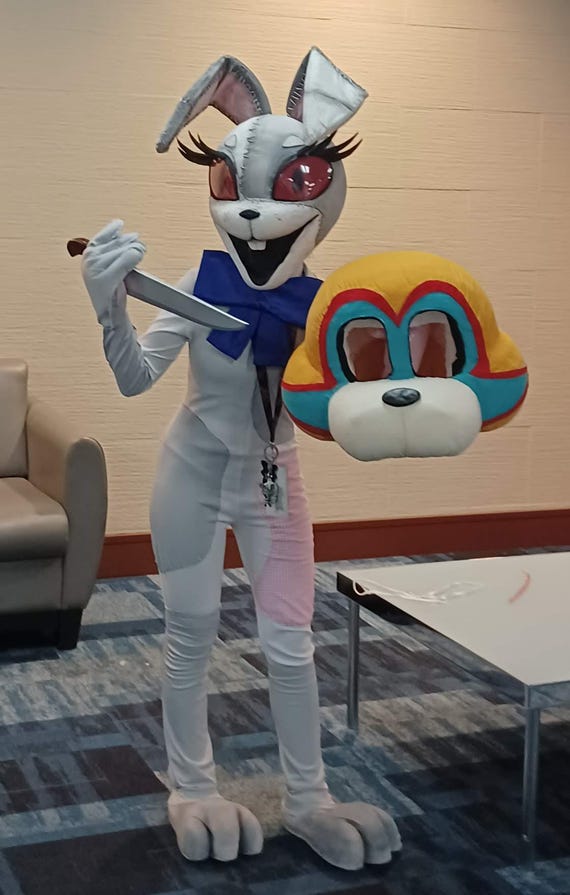 Fnaf Security Breach Vanny Is Very Fond Of Her Knives