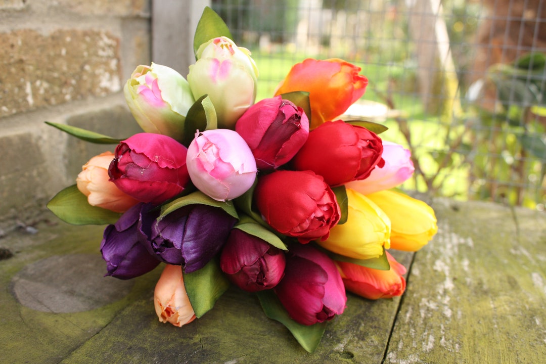 LAST FOR 2024 Bunch of 18 X Vibrant Mixed Colours Silk Tulip Flowers ...