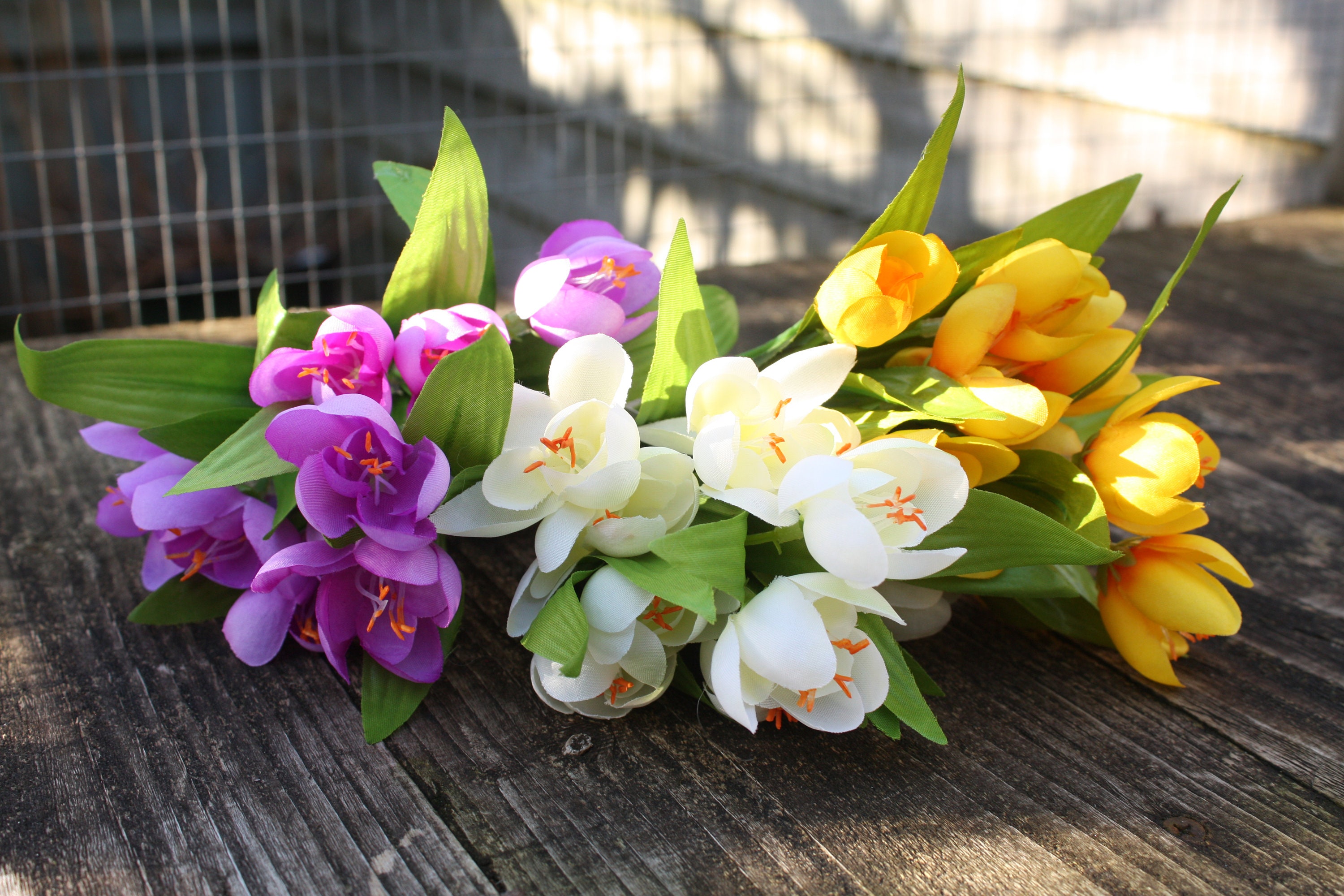 5 Stem Artificial Silk Crocus Flower Bush choice of Purple | Etsy