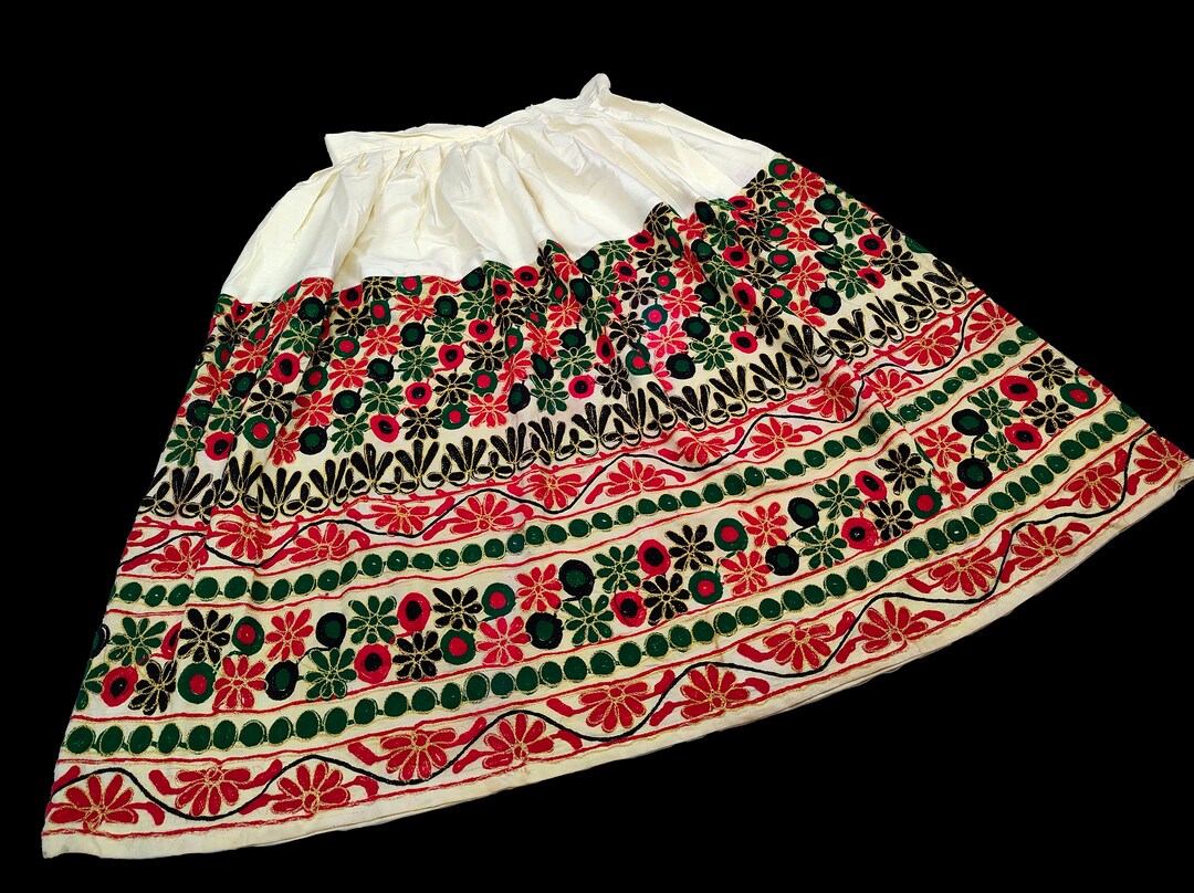 Banjara Skirt Vintage Lehenga Very Heavy Embroidered Collectible Mirror ...