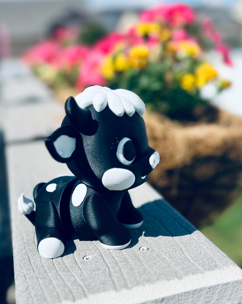Cute 3D Printed Highland Cow Desk Decor – Rustic Cow Figurine for ...