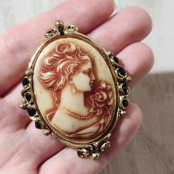 Vintage Cameo Brooch - Etsy