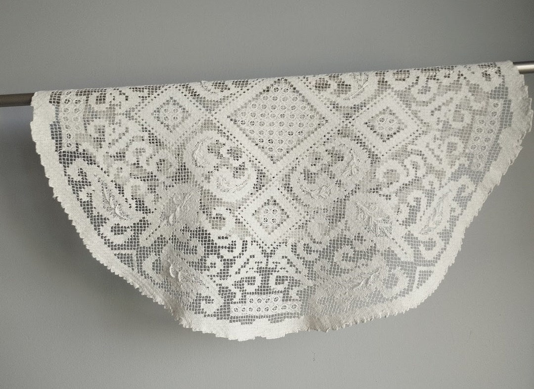 Handmade Oval Light Ecru Filet Lace Tablecloth. Swedish Vintage 1950 ...