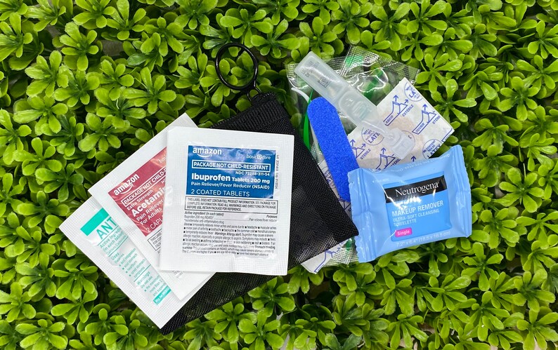 Mini Minimalist Essentials Kit, Mini Essentials Kit, Minimalistic Girl ...