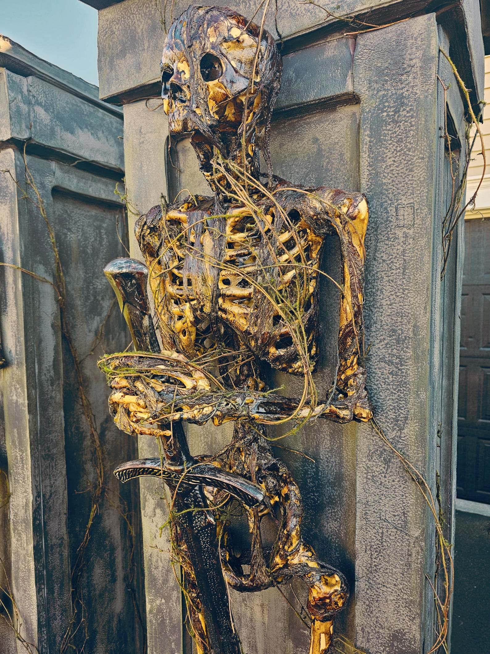 Recessed Panel Pillars, Skeletons W/ Swords, Vines, Halloween Prop ...