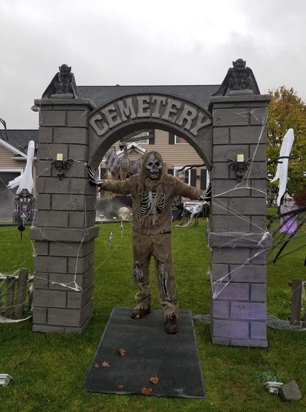 HUGE Cemetery Entrance Halloween Prop Yard Decoration - Etsy Canada