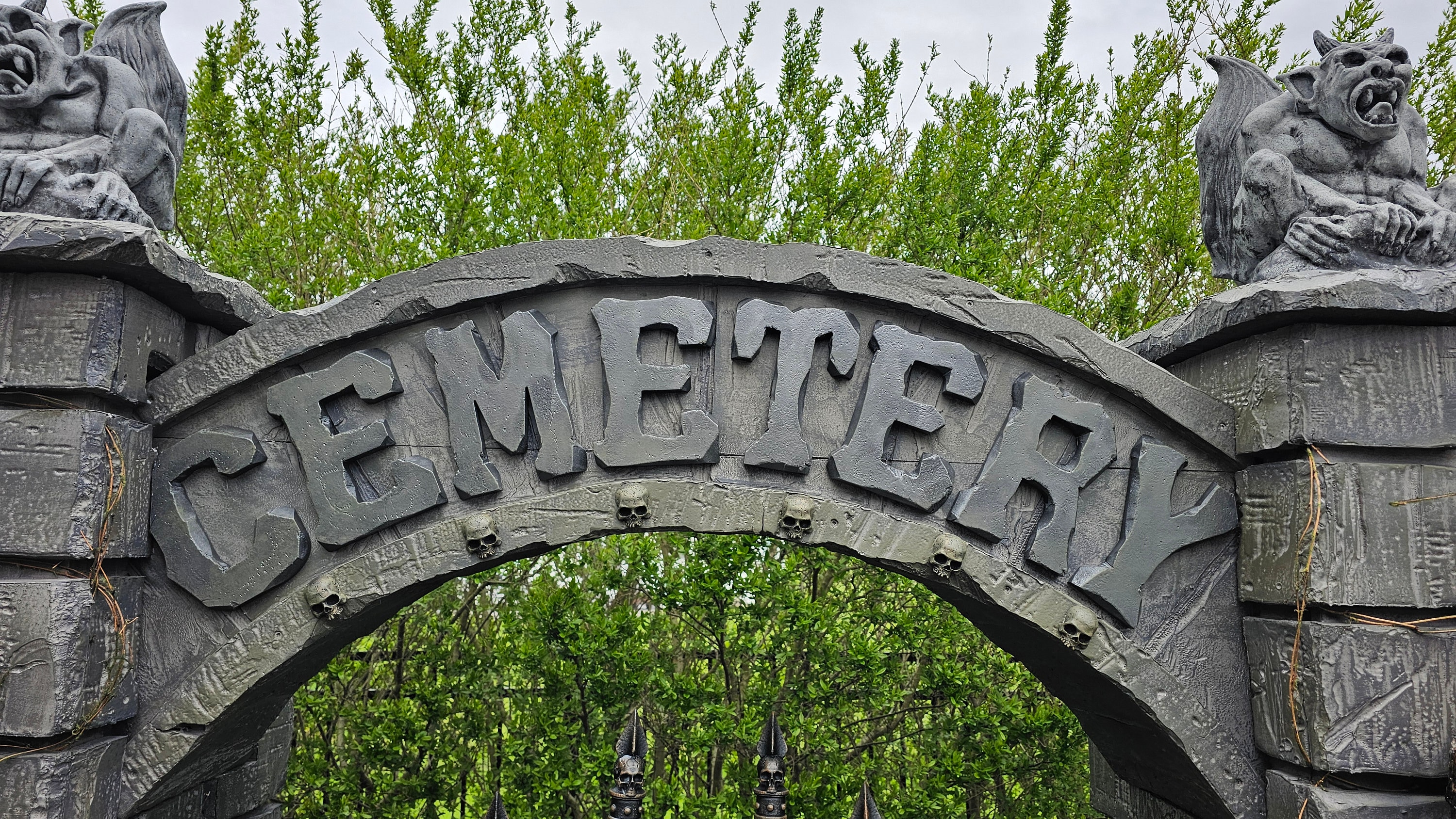 GUARDIAN Cemetery Entrance, Halloween Prop, Yard Decoration, Graveyard ...