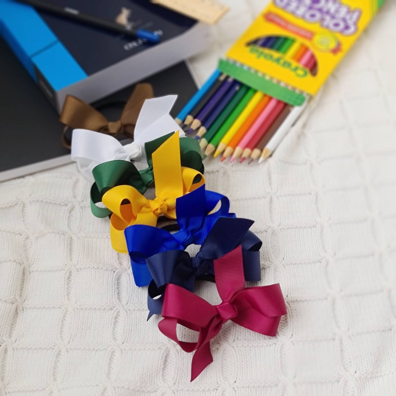 Medium loopy school bow | Etsy