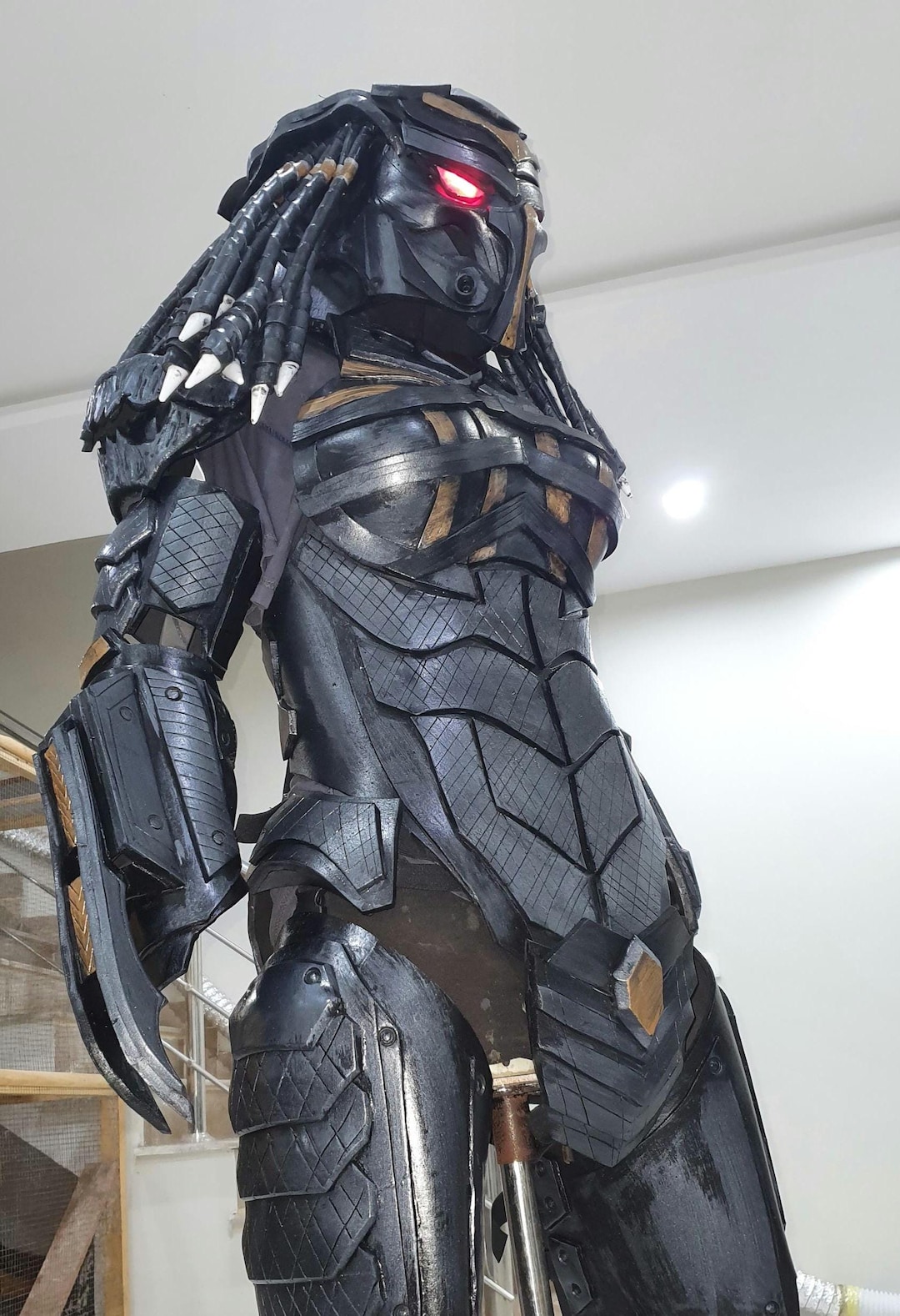 Fangemachtes She Predator Eva Kostüm mit Leds - Etsy Schweiz