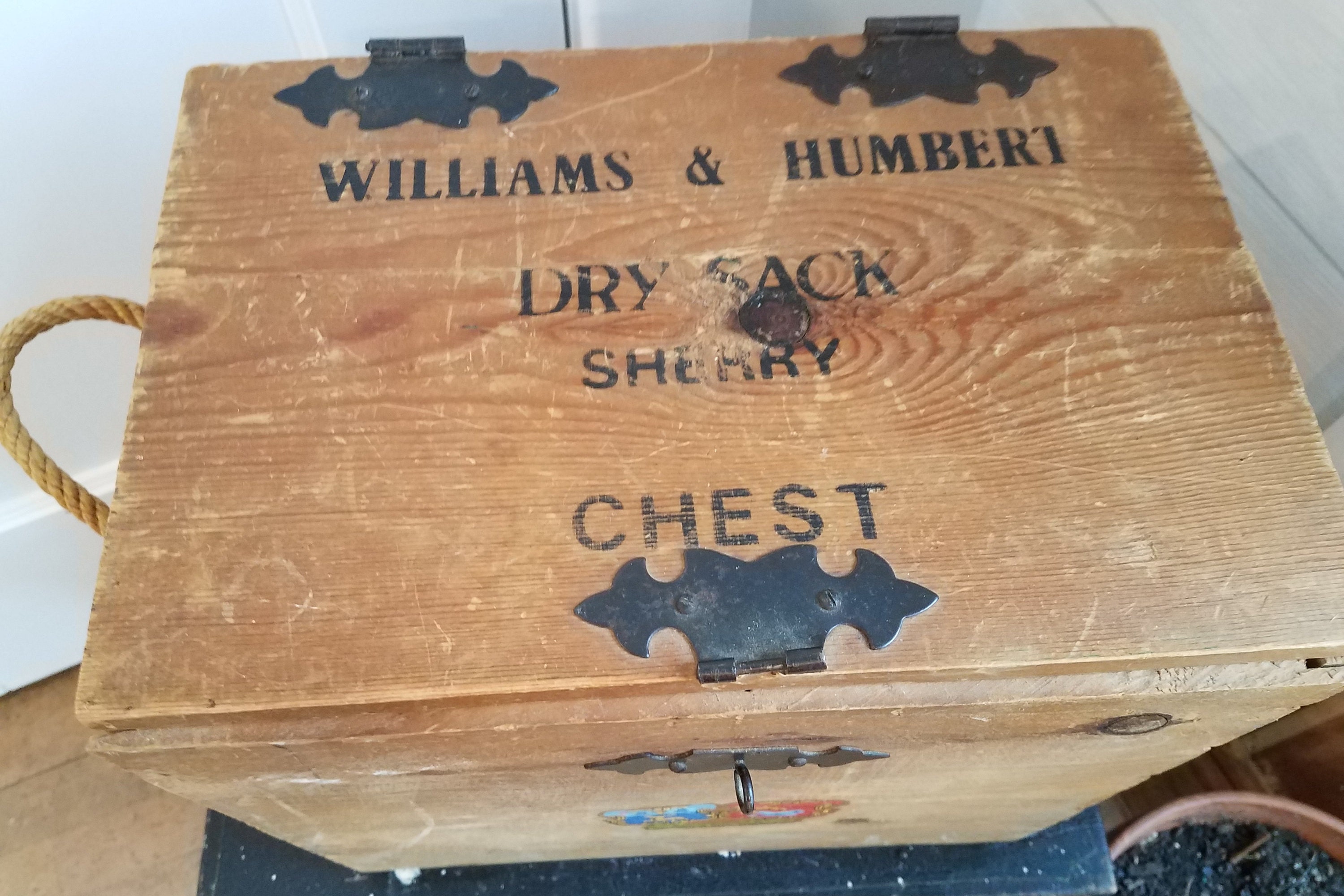Wooden Crate Williams & Sherry Dry Sack Sherry Wine | Etsy