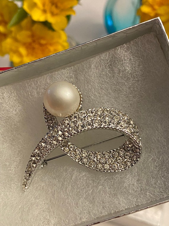 Vintage rhinestones crystal brooch - Gem