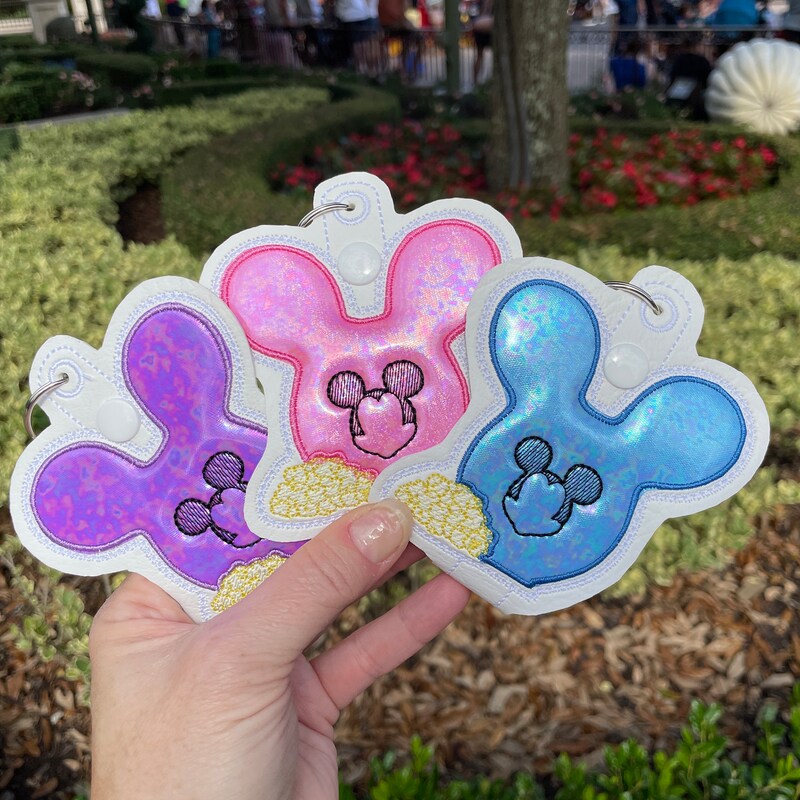 Magic Band Puck Holder - Etsy