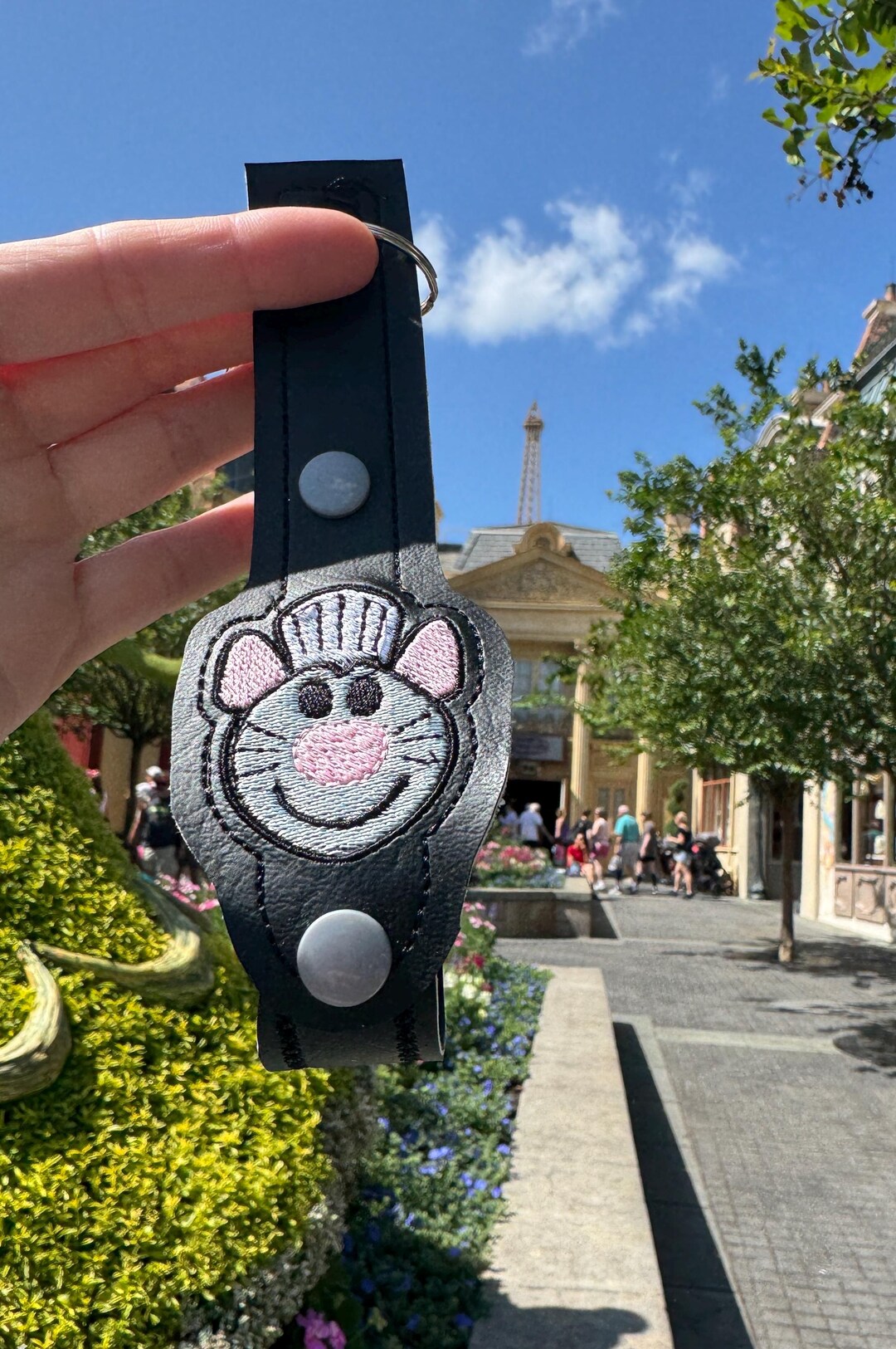 Remy Adjustable Mouse Ear Holder, Adjustable Keychain Ear Holder ...