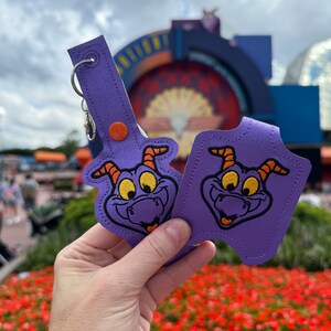 Figment Adjustable Mouse Ear Holder, Adjustable Keychain Ear Holder ...