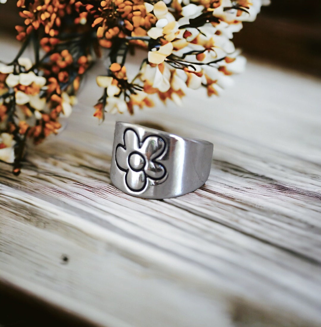 Silver Flower Ring, Floral Ring, Women's Ring, Adjustable Statement ...