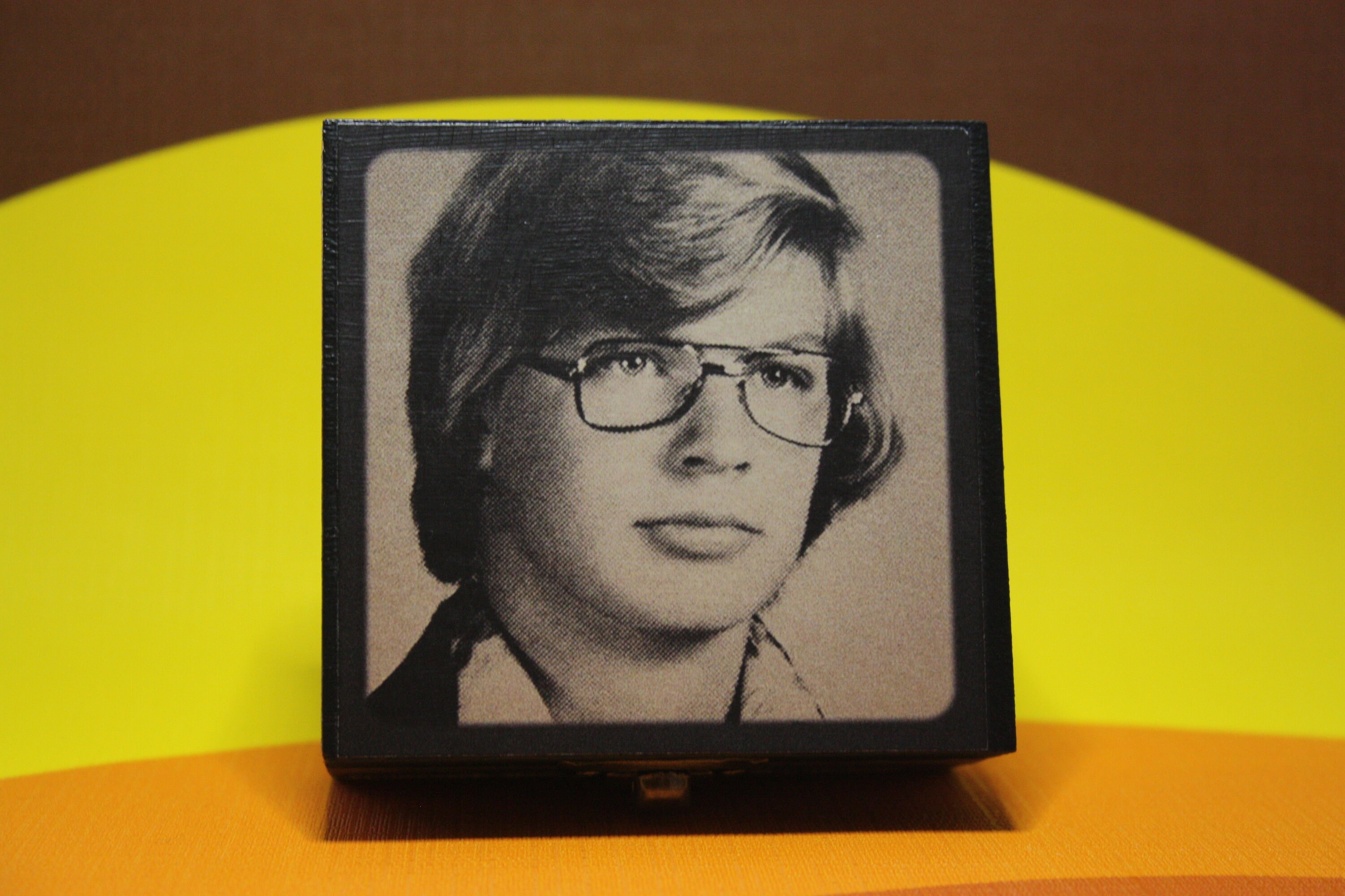 Box Jeffrey Dahmer - Etsy