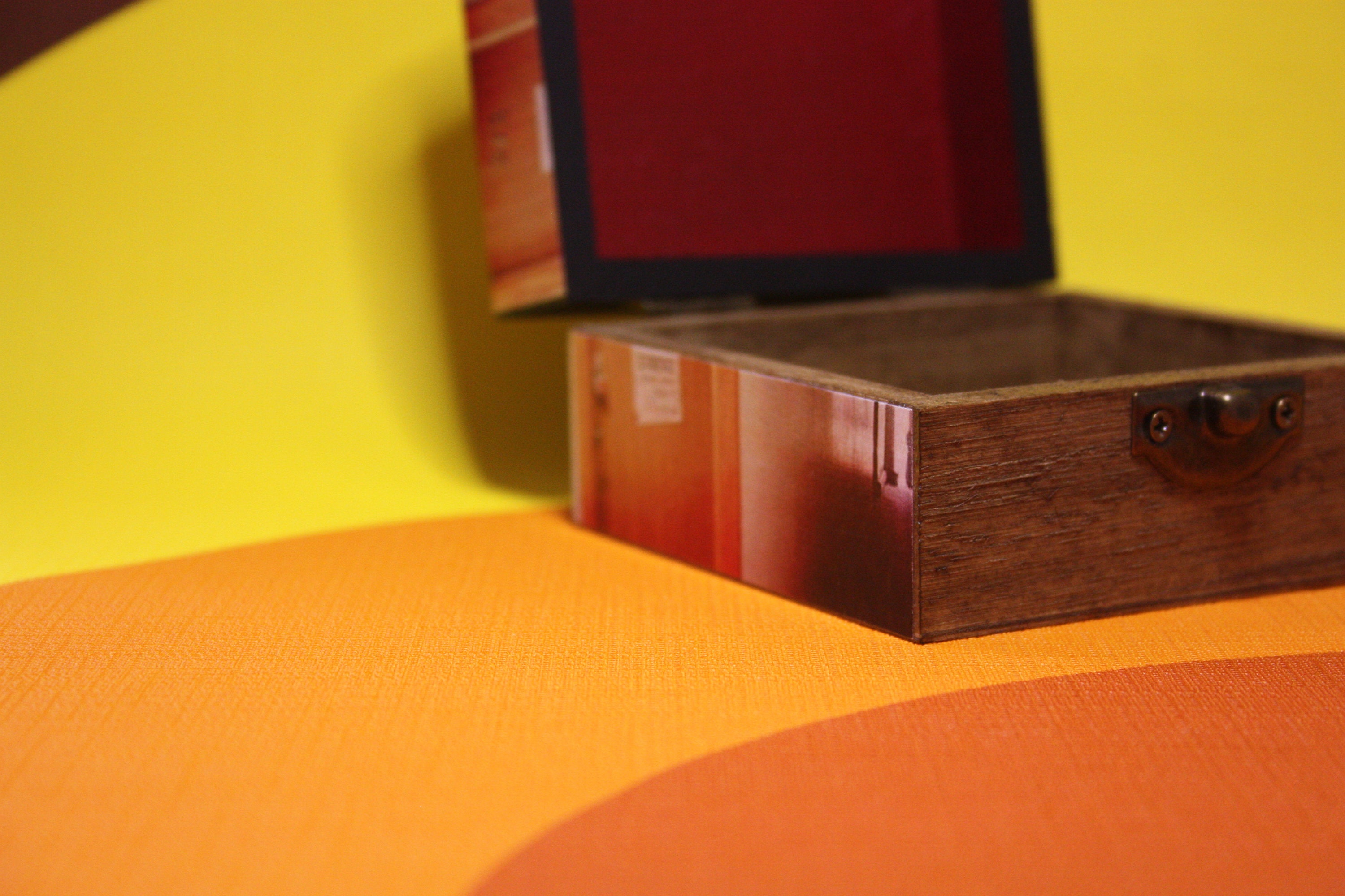 Box Jeffrey Dahmer - Etsy
