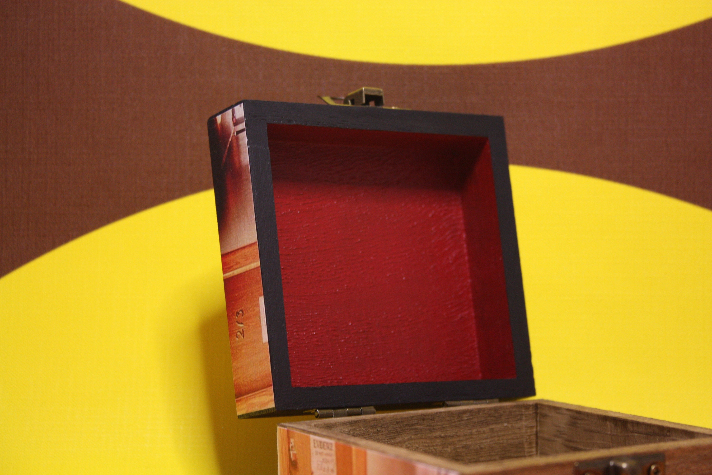 Box Jeffrey Dahmer - Etsy