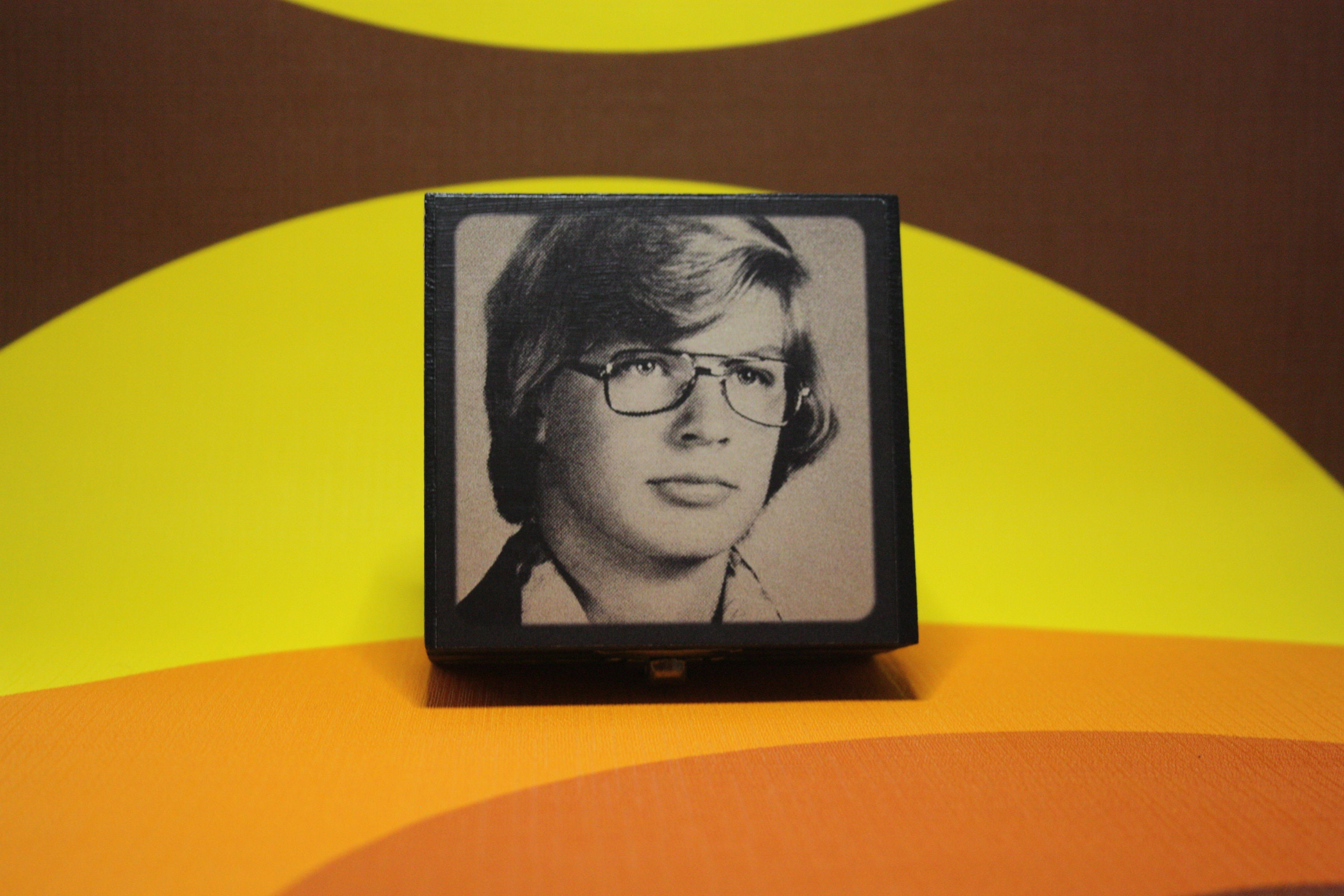 Box Jeffrey Dahmer - Etsy