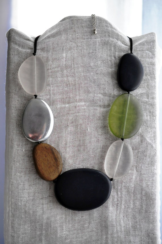 Hippie Bakelite choker, necklace. Prystal green and … - Gem