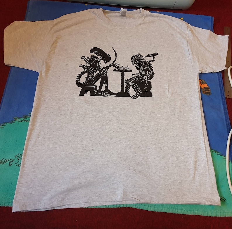 Alien Vs Predator T-shirt - Etsy