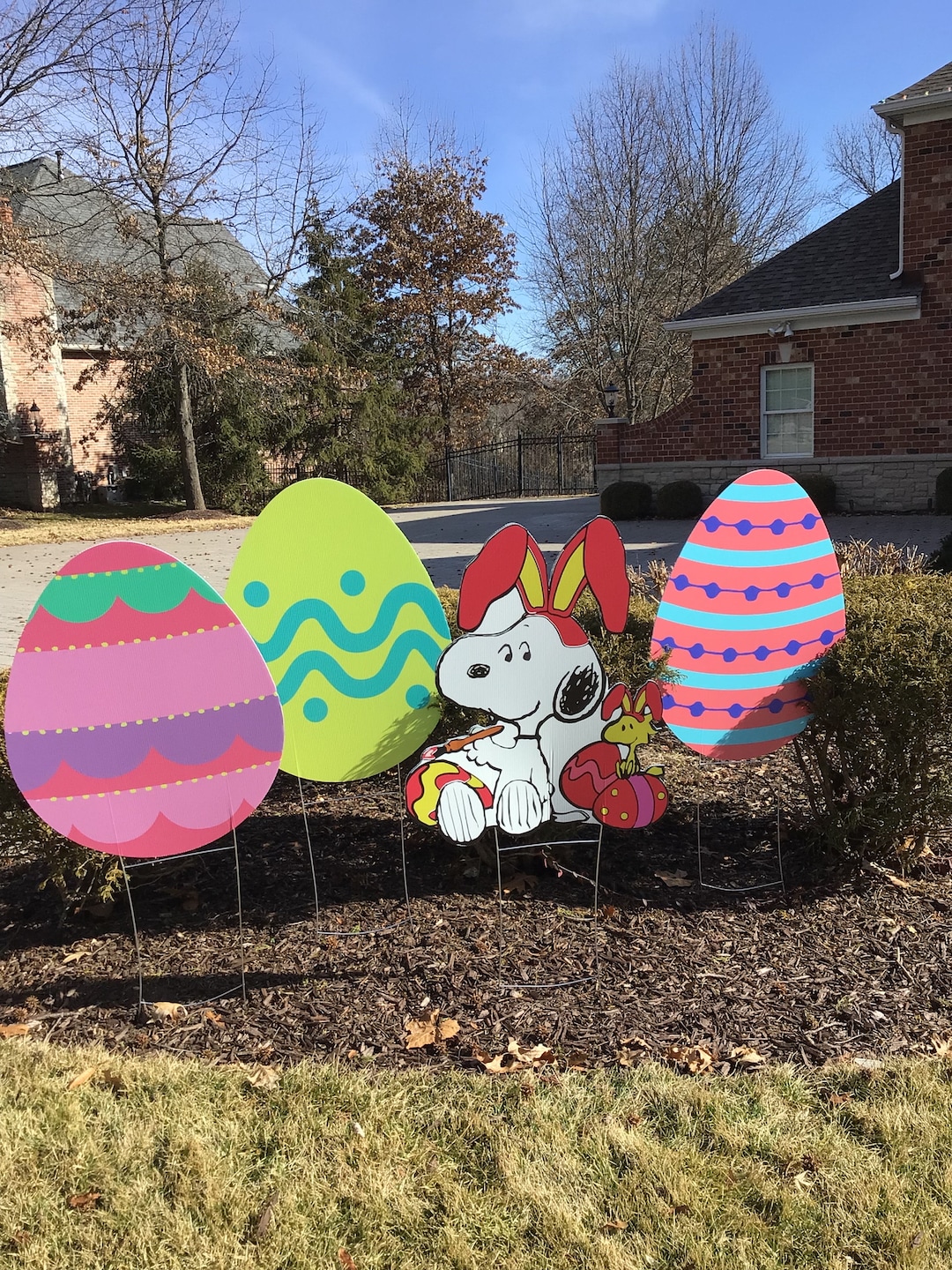 Easter Yard Sign /peanuts/ Snoopy and Woodstock Painting Easter Eggs ...