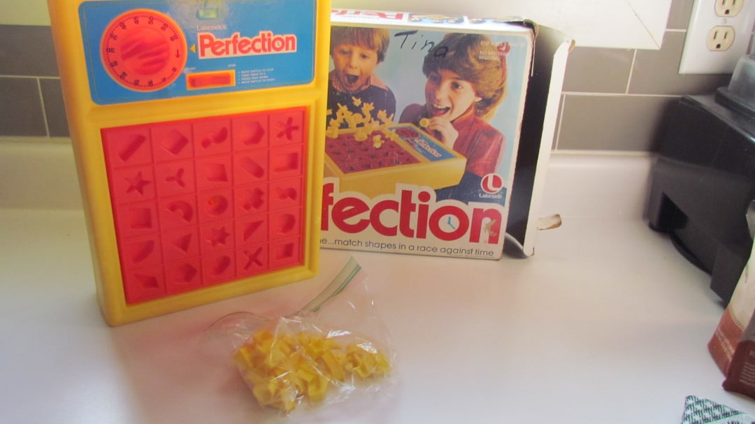 Vintage 70's Perfection 1977 Board Game. by Lakesides Original Leisure ...