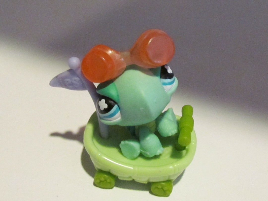 Hasbro Littlest Pet Shop LPS Portable Pet Turtle With Wheelbarrow ...