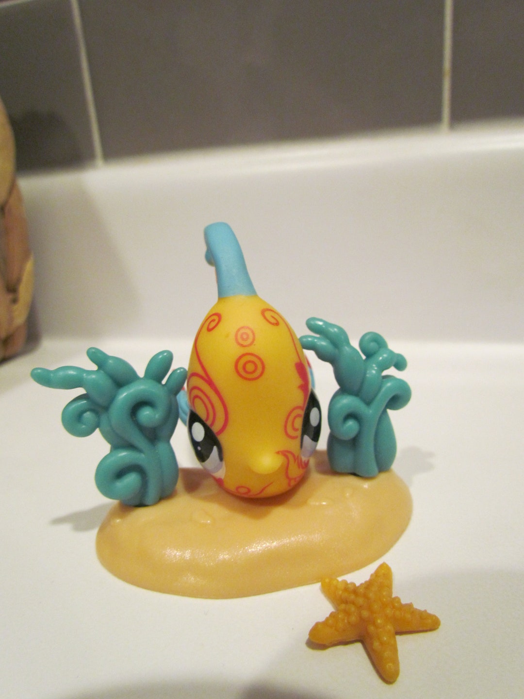 Hasbro Littlest Pet Shop Postcard Pet Colorful Angel Fish 1355 Star ...