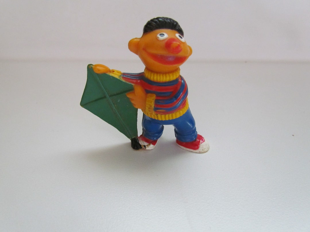 Vintage 2” Sesame Street Ernie PVC Figure 1980's Tara Toy Kite Flying ...