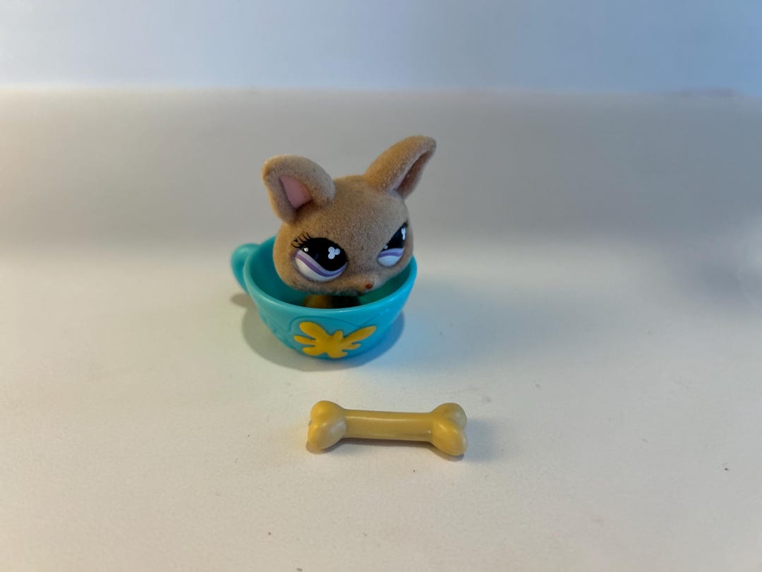 Littlest Pet Shop Fuzzy LPS Chihuahua Dog Teacup #461 - Etsy