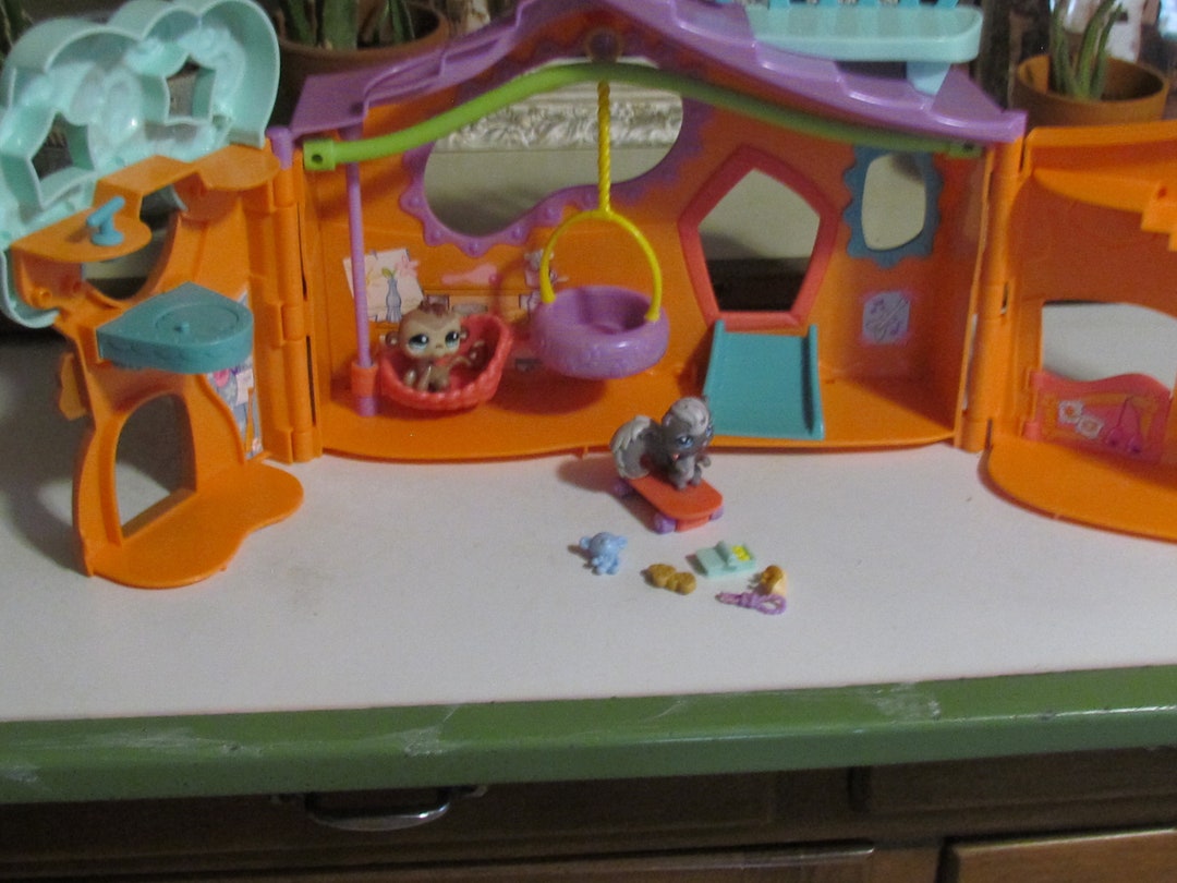 Littlest Pet Shop Hasbro Littlest Pet Shop Clubhouse House Bobble ...