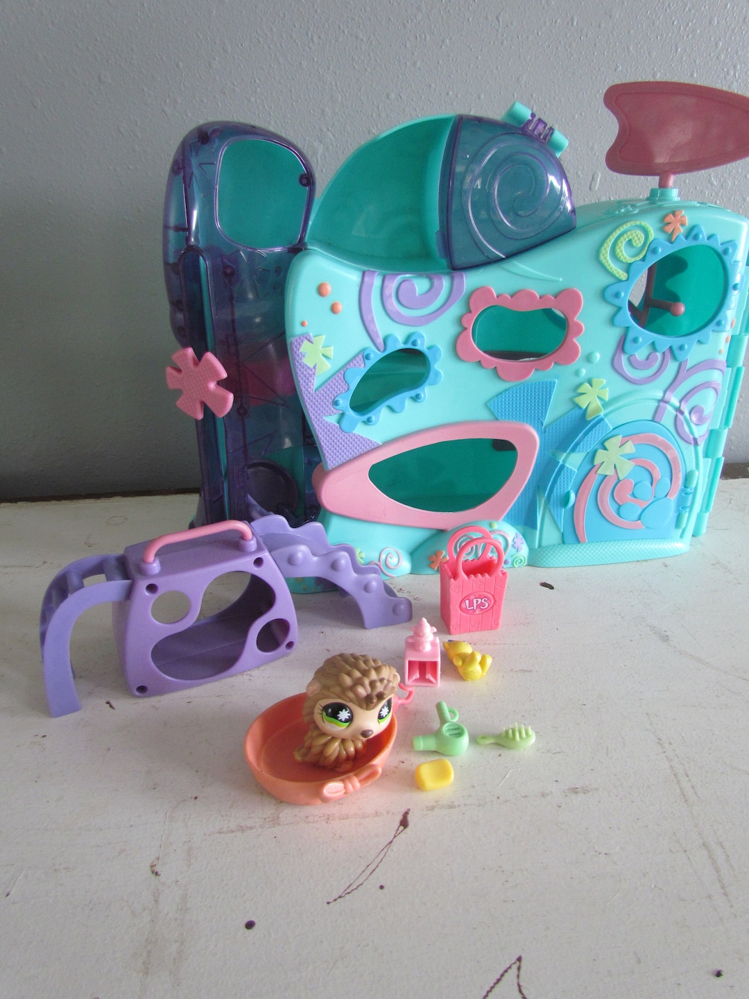 Littlest Pet Shop Exclusive Playful Paws Pet Daycare With Porcupine ...