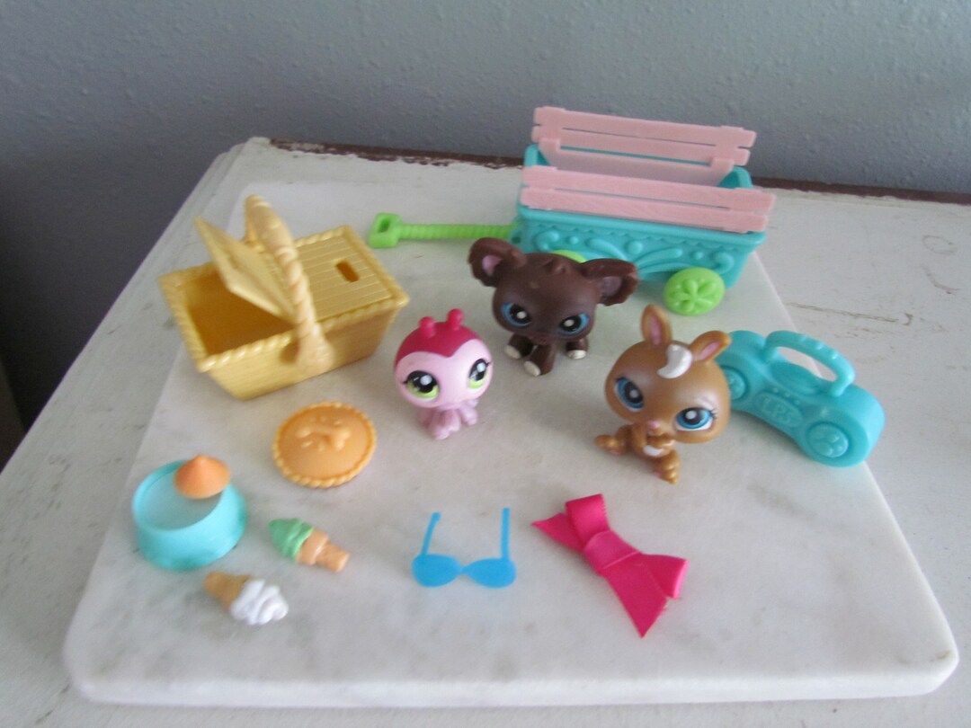 Littlest Pet Shop PICNIC TIME Bunny Ladybug Chihuahua Dog Wagon Set LPS ...