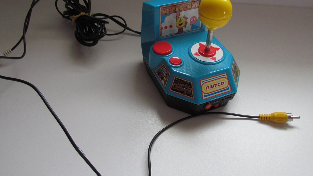 Ms. Pac-man and Friends Plug & Play TV Games Joystick Namco by Jakks ...